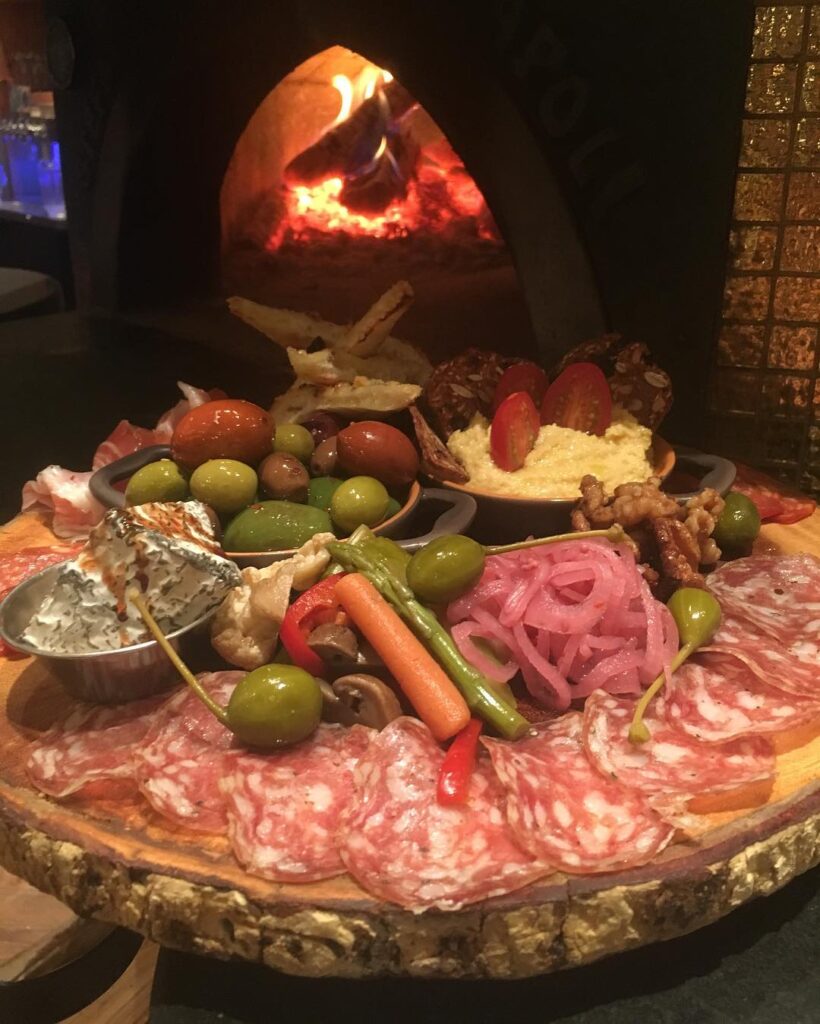 900 Degrees Bistro - 900 Degrees Wood-Fired Pizzeria