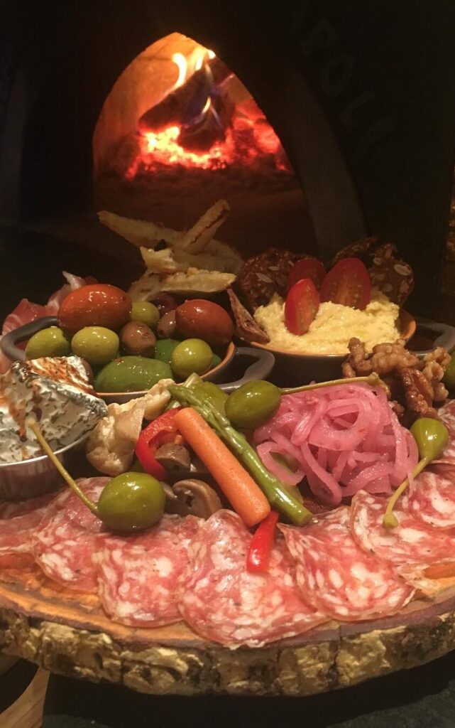 900 Degrees Wood-Fired Pizzeria